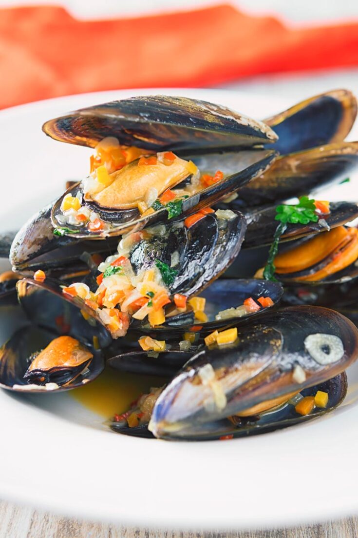 Fast and Simple Beer Steamed Mussels With Chili - Krumpli