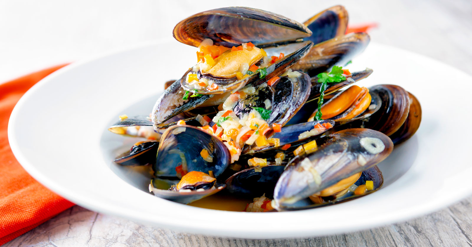 Beer Steamed Mussels with Chilli - Krumpli