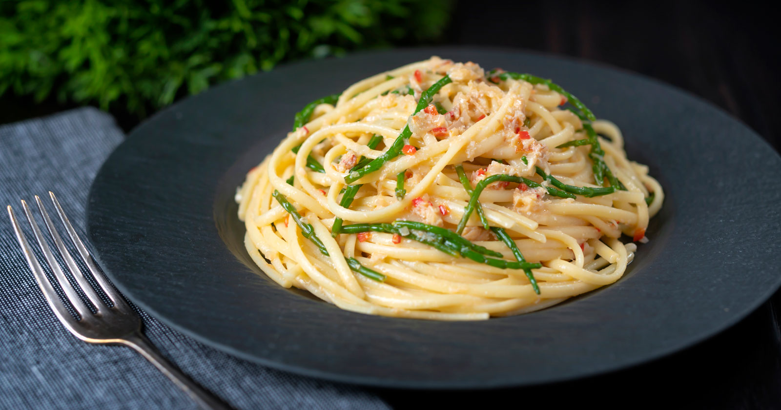 Crab Linguine With Samphire Chilli And Lemon Krumpli