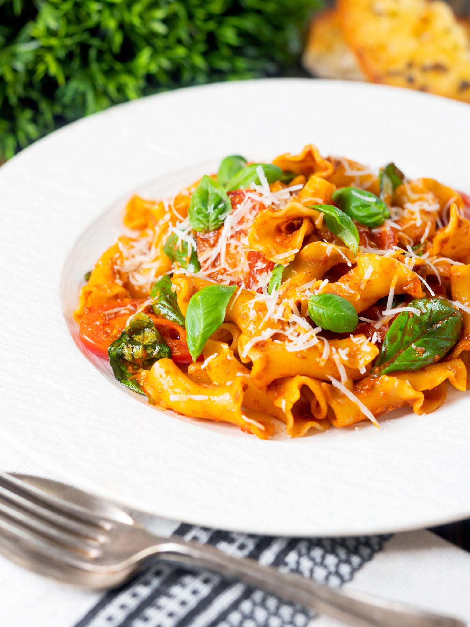 Nduja Pasta with Tomatoes and Basil - Krumpli