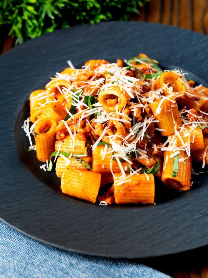 Quick Spicy Chicken Mince Pasta - Krumpli