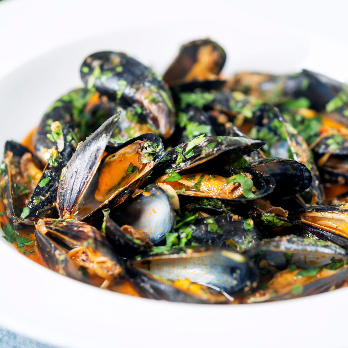 Thai Red Curry Mussels in Coconut Milk - Krumpli