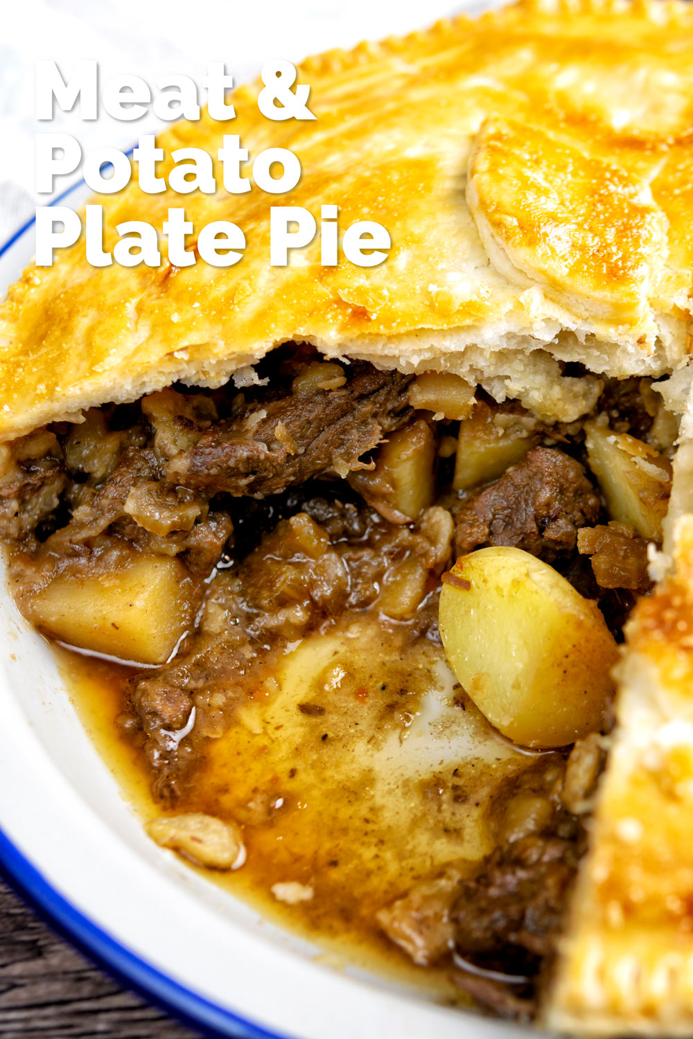 Traditional British Meat and Potato Pie - Krumpli