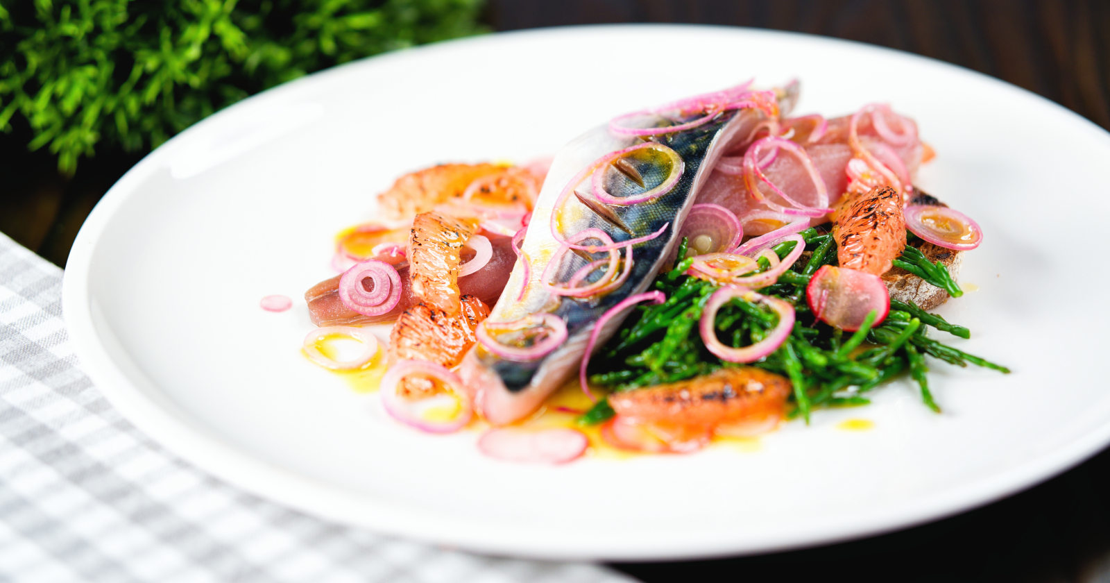 Salt Cured Mackerel Salad with Samphire and Grapefruit - Krumpli