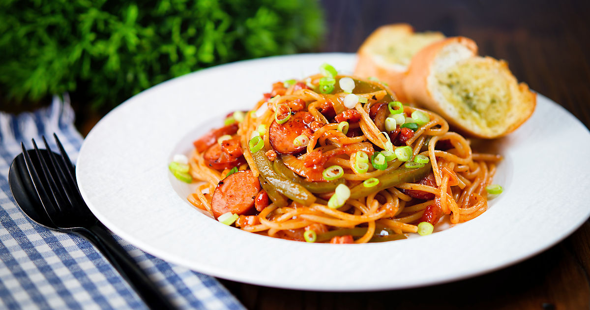 Spaghetti Napolitan Japanese Ketchup and Sausage Pasta - Krumpli