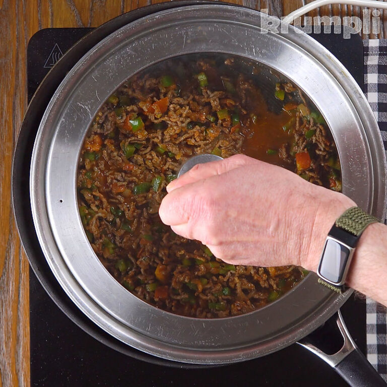 Hortobágyi Palacsinta Hungarian Meat Stuffed Pancakes - Krumpli