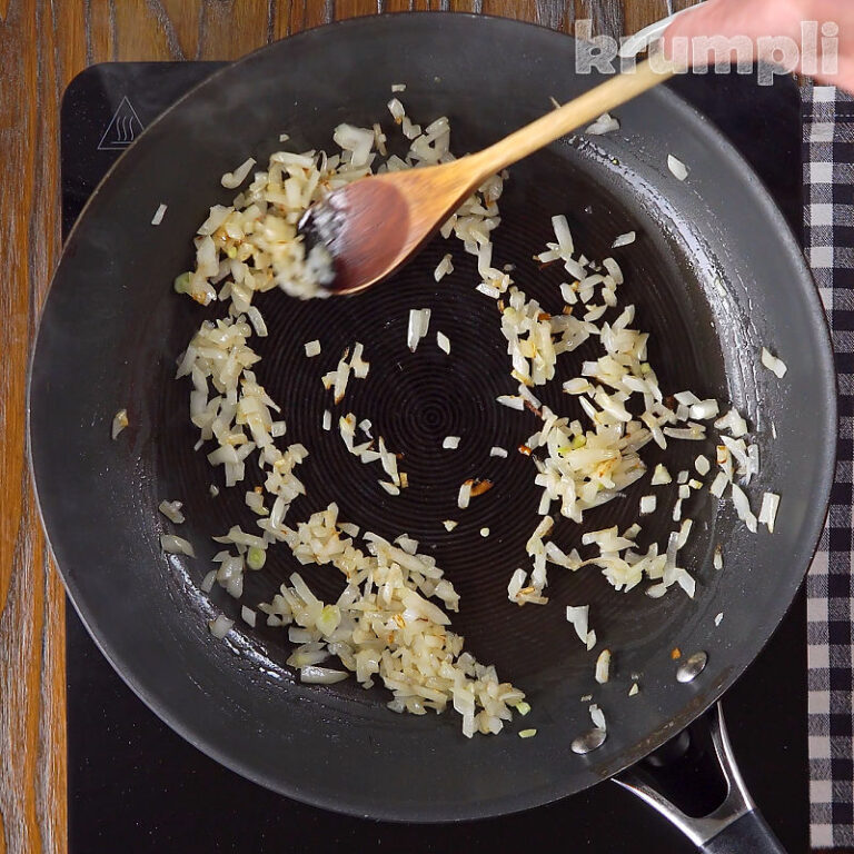 Hortobágyi Palacsinta Hungarian Meat Stuffed Pancakes - Krumpli