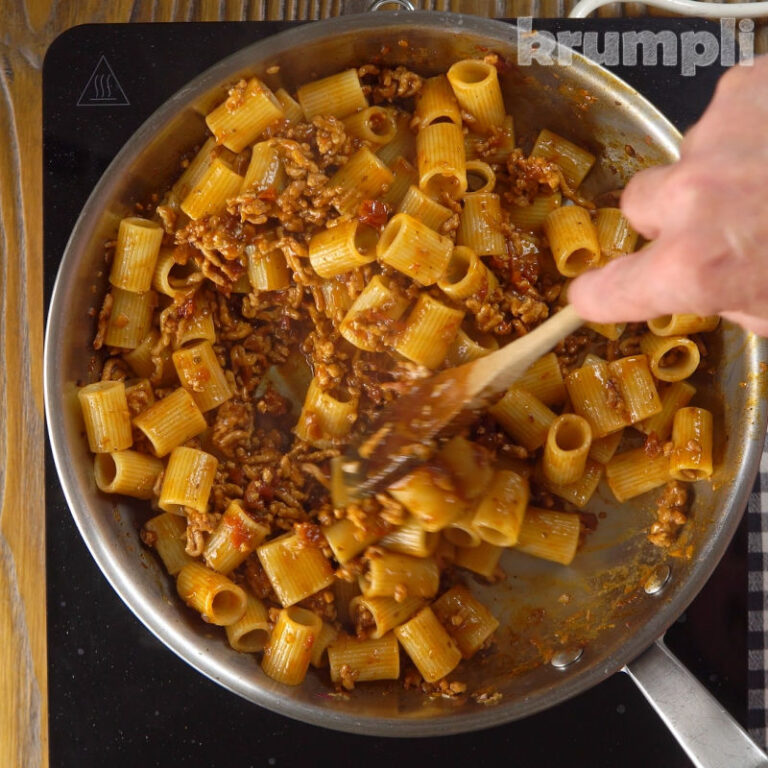 Pork Mince Pasta with Balsamic Vinegar - Krumpli
