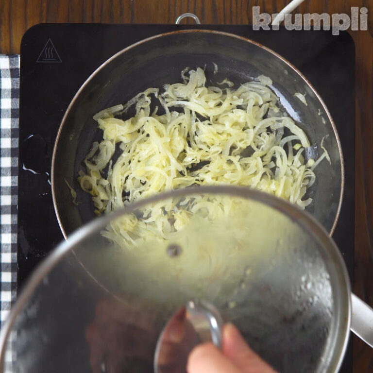Soubise: French White Onion Sauce - Krumpli